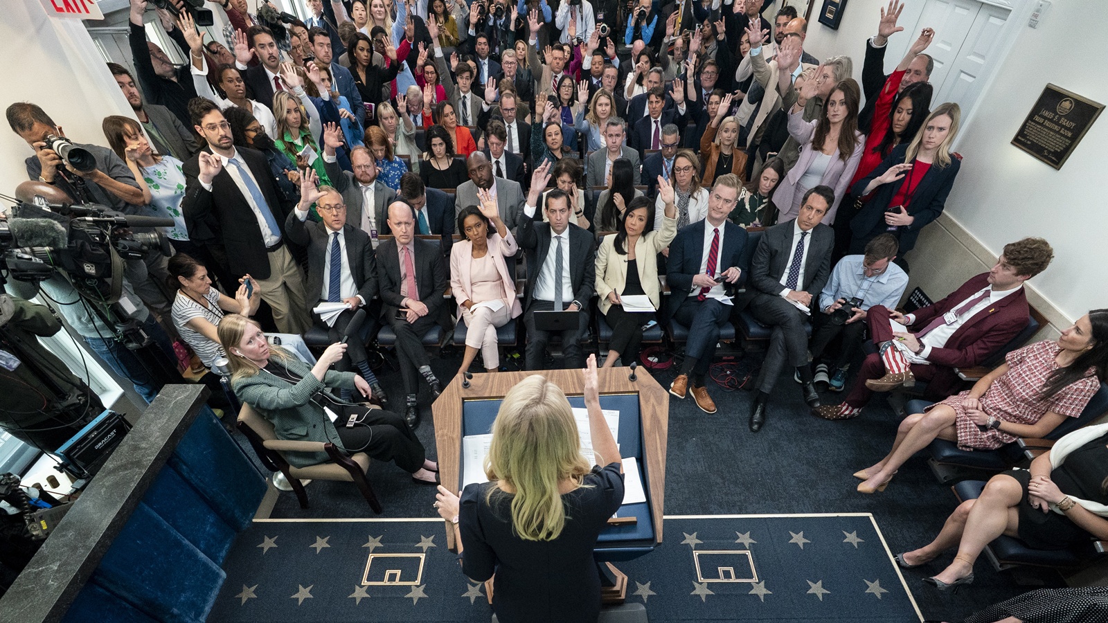 White House starting new media policy to restrict wire services’ access ...