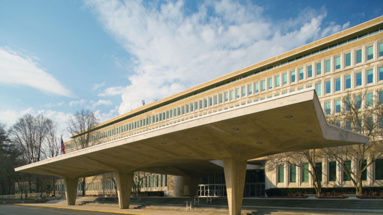 Woman shot at CIA headquarters gate, FBI on the spot: Report | World ...
