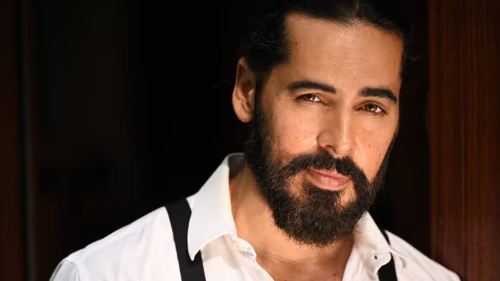 Trouble for Dino Morea: Mumbai police EOW question actor in multi-crore ...