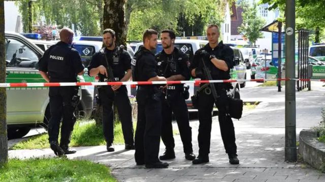 Germany bans largest ‘Reich citizen’ group, raids leaders’ homes ...