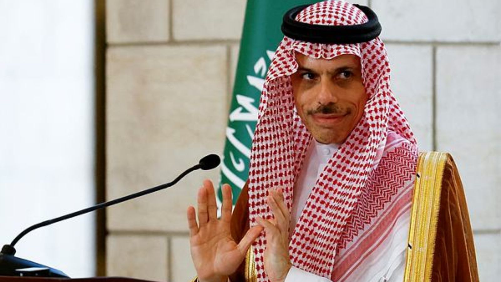 Saudi Arabia and Qatar to support salaries of Syrian state workers ...