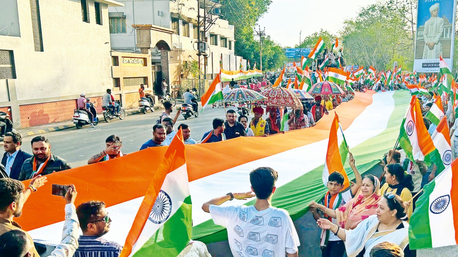 Slogans hailing Indian Army ring out in Surat as Tiranga Yatra held | Ahmedabad News - The ...