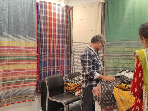 From loom to legacy, bhujodi weavers are preserving the weaving ...