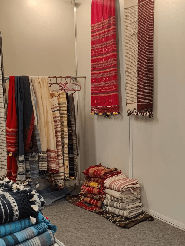 From loom to legacy, bhujodi weavers are preserving the weaving ...