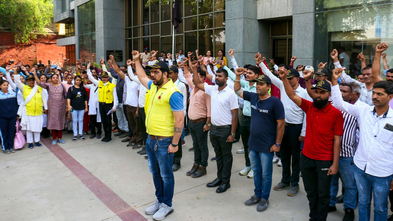 Gujarat CM reviews state’s preparedness for civil defence mock drill ...