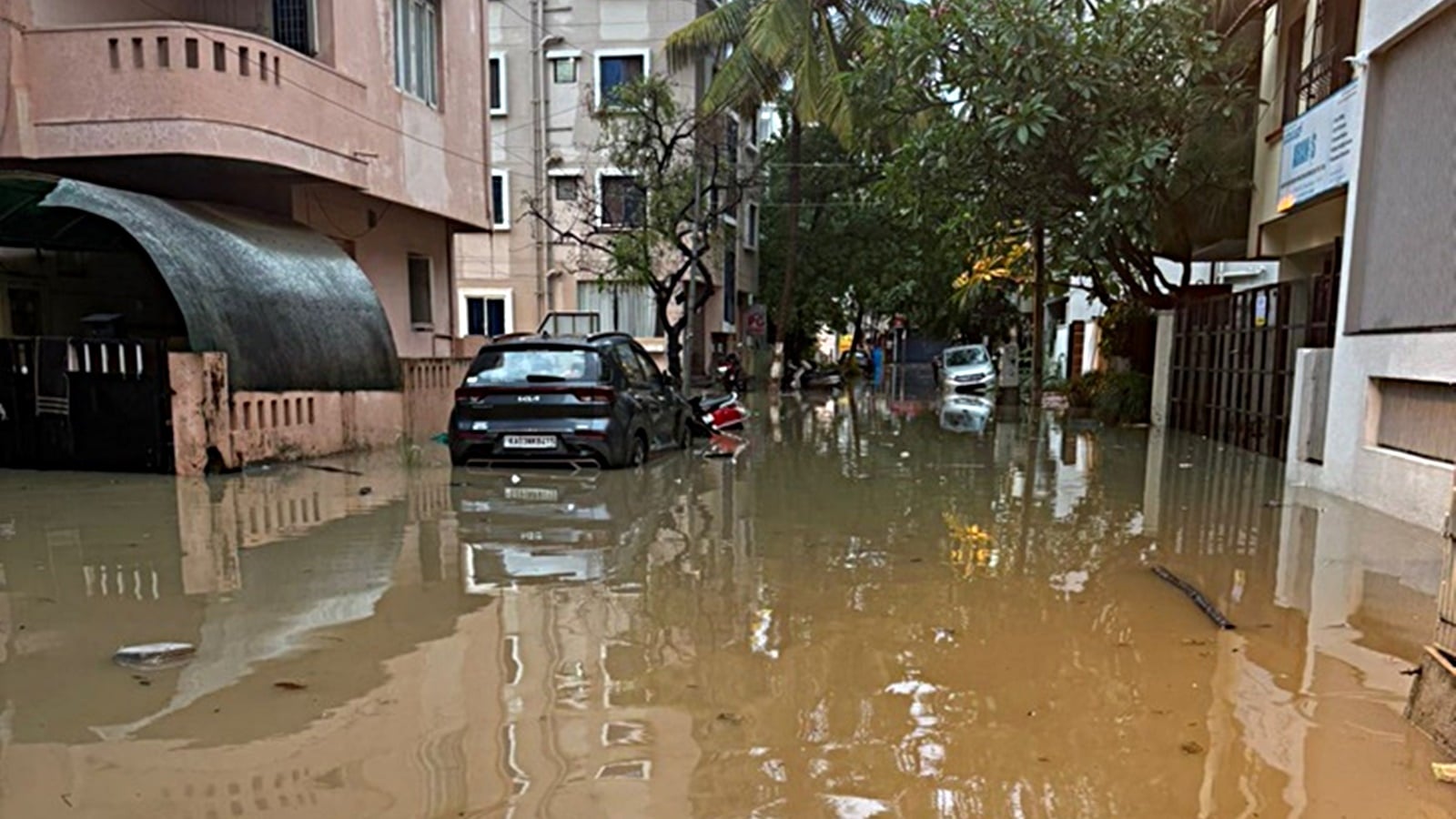 As heavy rain batters Bengaluru, BJP seeks Karnataka govt to release Rs ...