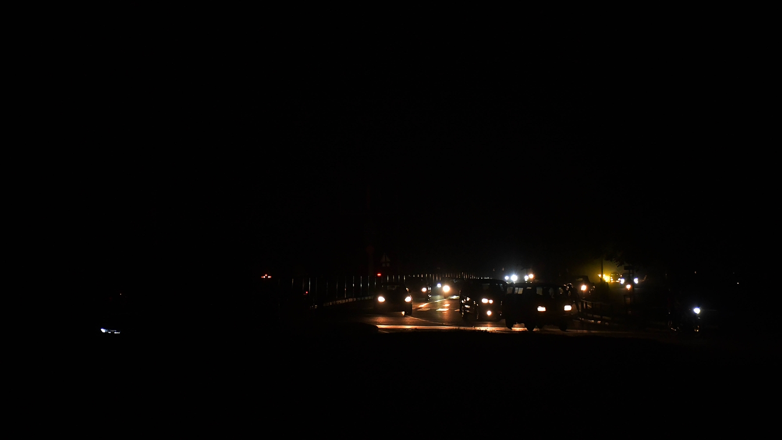 Blackouts in several districts of Punjab, hours after India-Pak ...