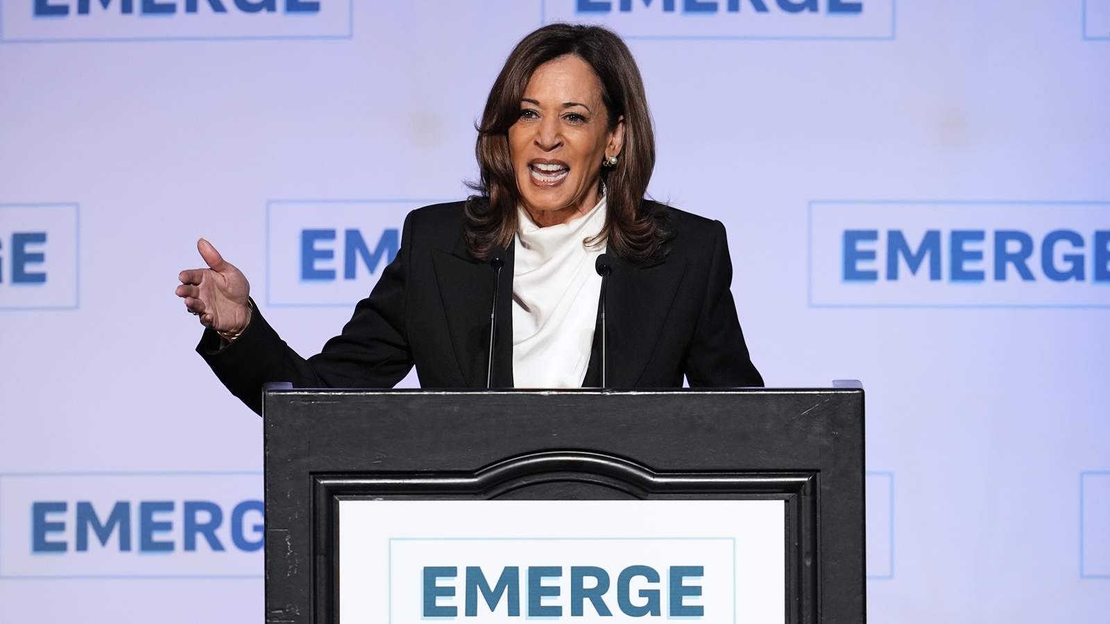 Kamala Harris is writing a memoir about the 107 days she ran for US ...
