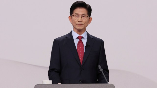 South Korea presidential candidate Kim says open to discussing US troop ...