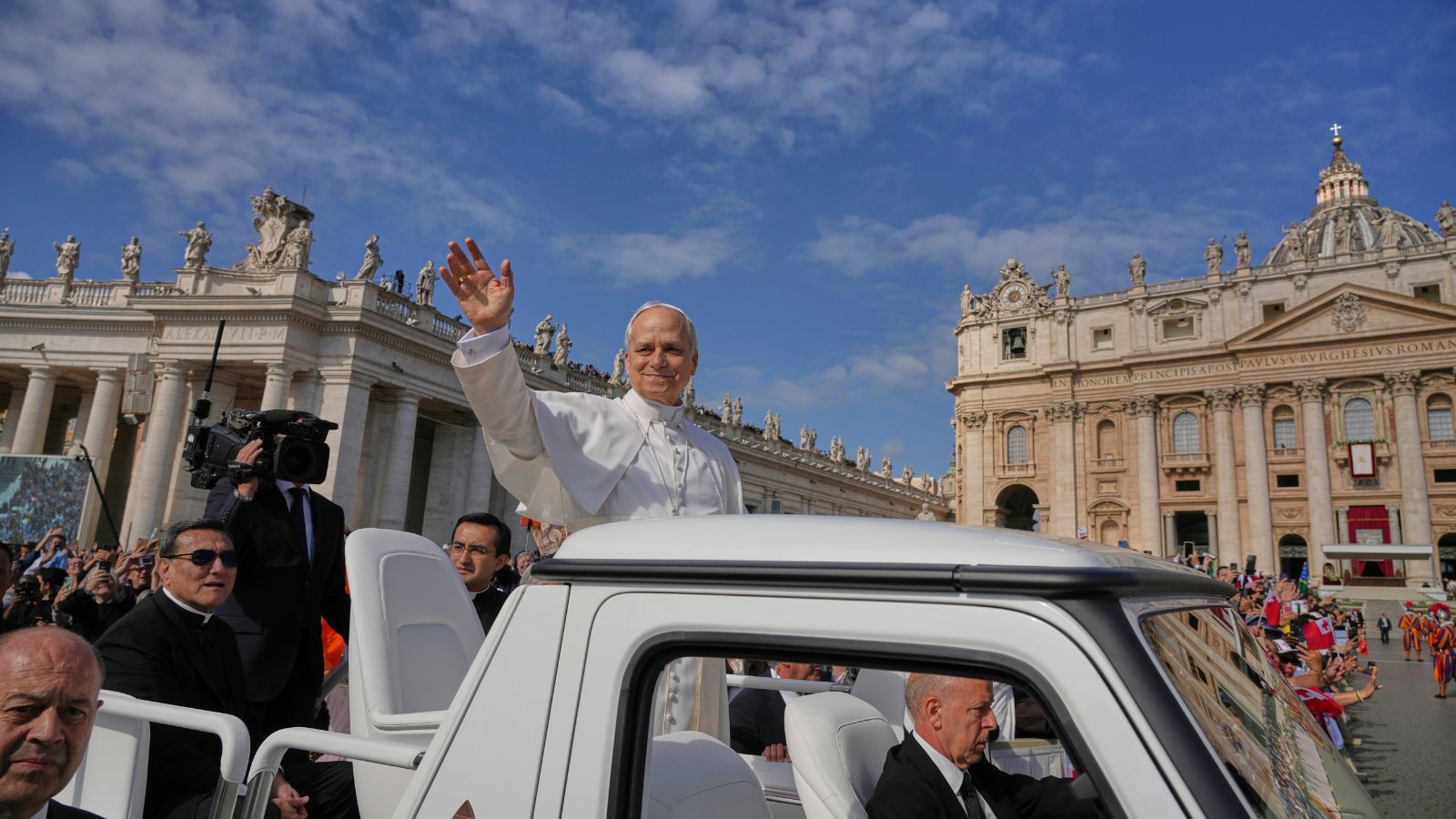 WATCH: Pope Leo XIV rides the popemobile for the first time, ahead of ...
