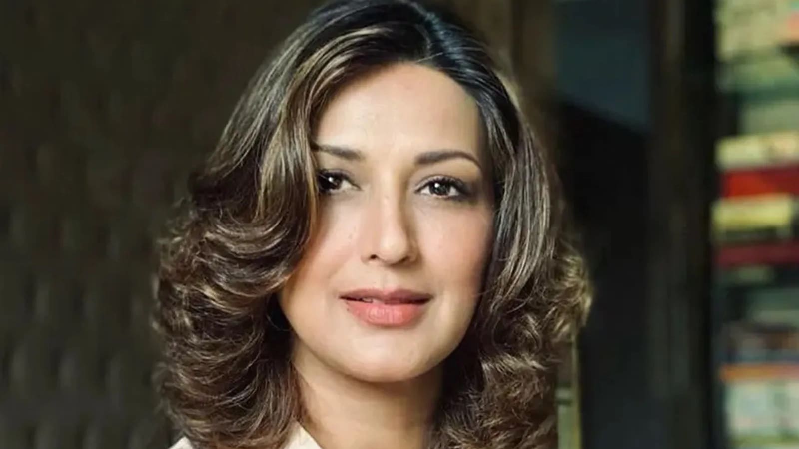 Sonali Bendre says she eats an early dinner, opens up about cancer ...