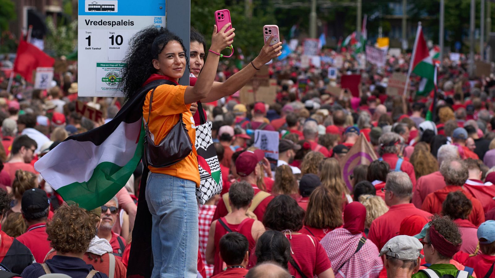 Huge turnout at a second Dutch protest seeking government action ...