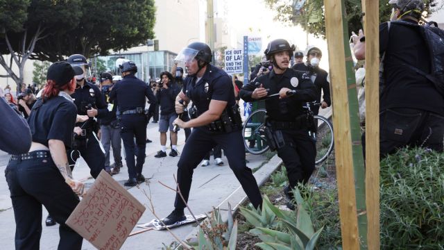 Los Angeles Protest News Live Updates: US Marines to deploy on Los ...