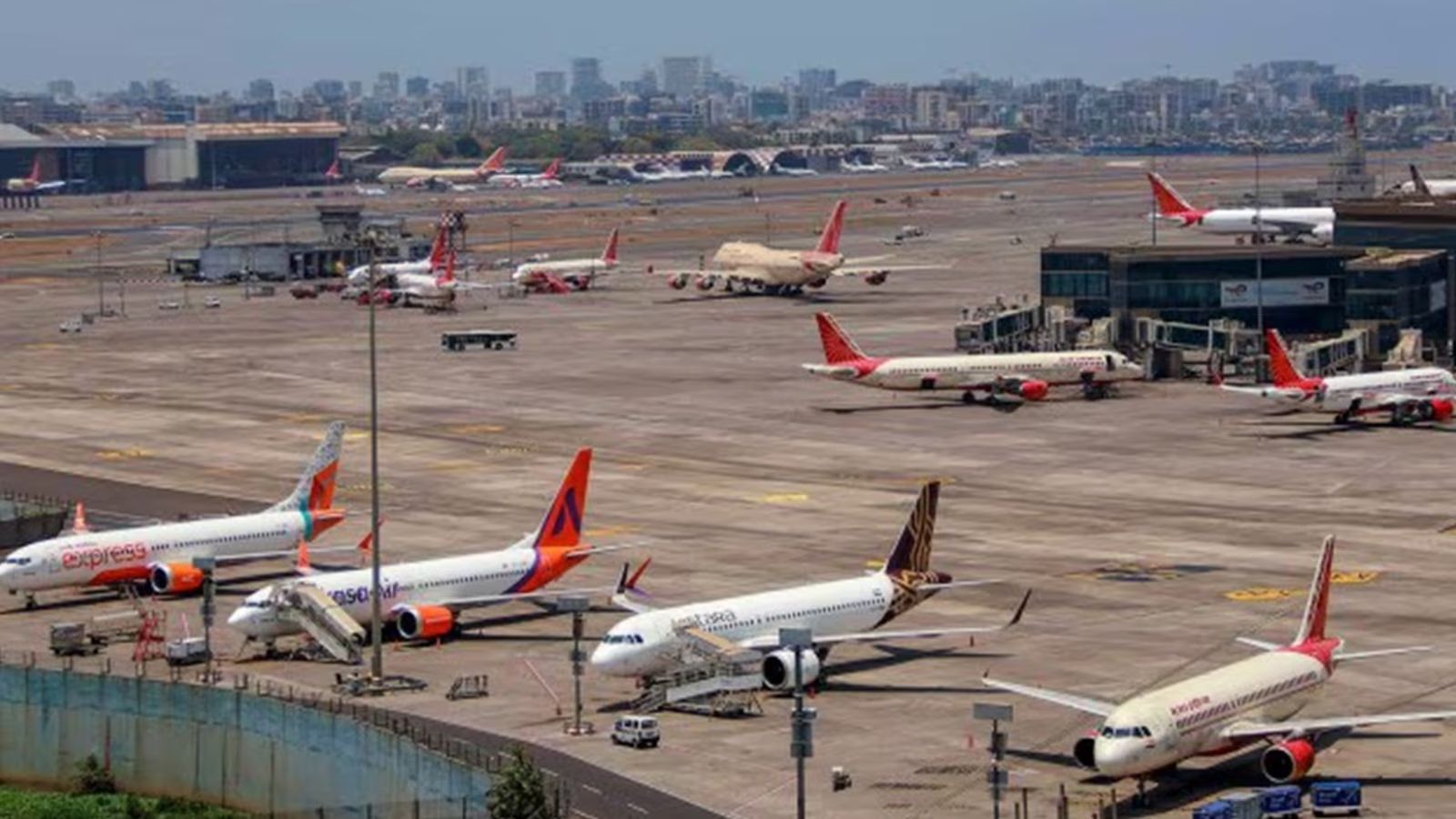 Pune airport gets 15 more flight slots, announces Union minister ...