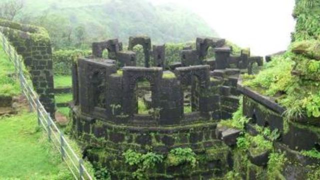 Woman falls to her death from Bale Killa of Rajgad Fort in Pune | Pune ...