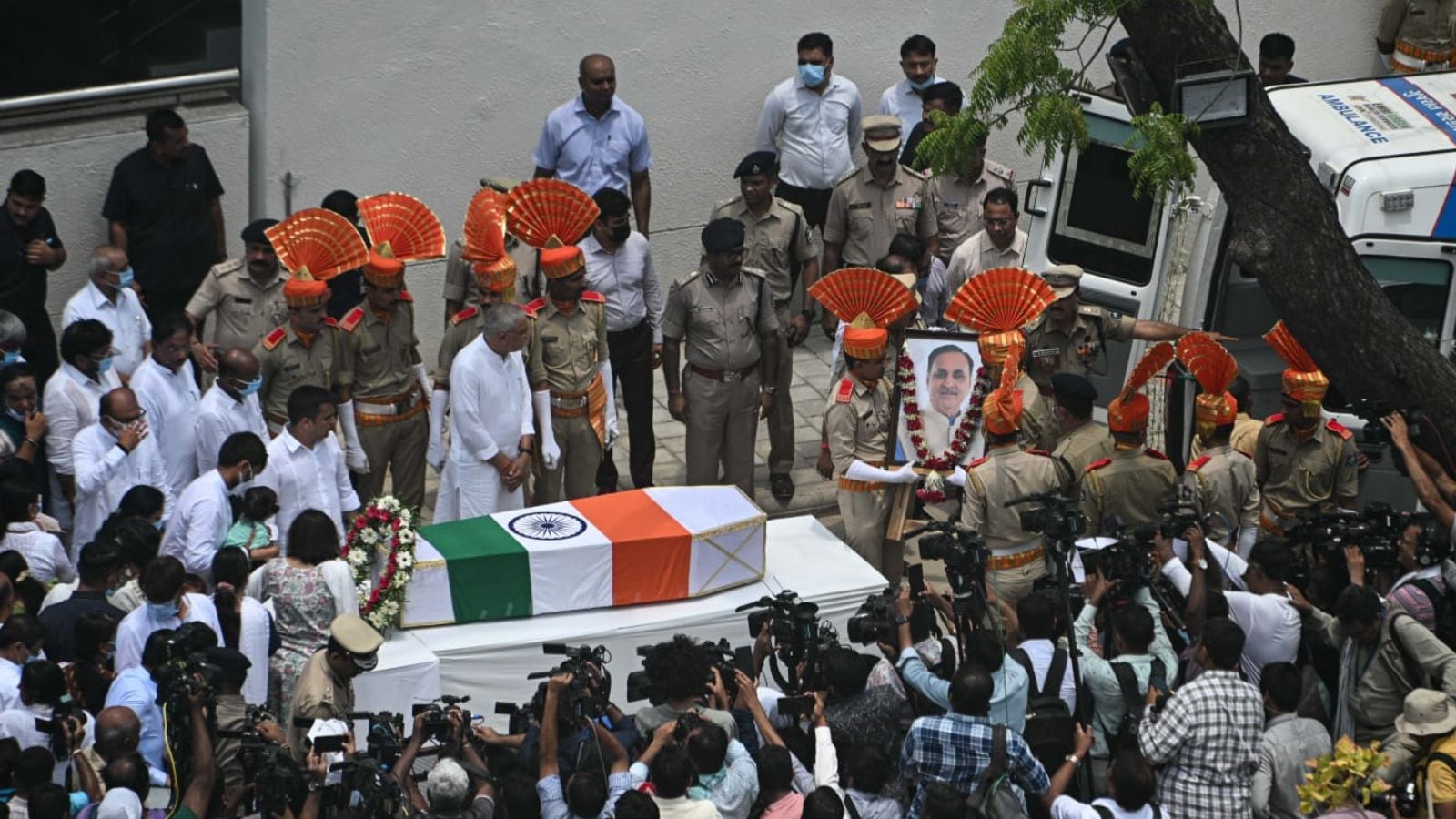 Ahmedabad Plane Crash News Highlights: Gujarat Ex-CM Rupani's mortal ...