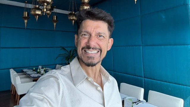 ‘Strong knees, strong life!’: Madhuri Dixit’s husband Dr Shriram Nene ...