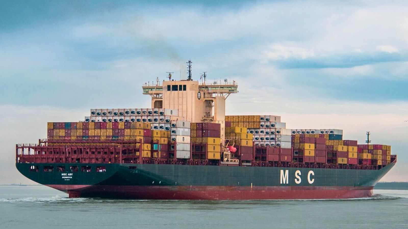 India seizes 39 containers with Pakistani-origin goods routed via UAE ...