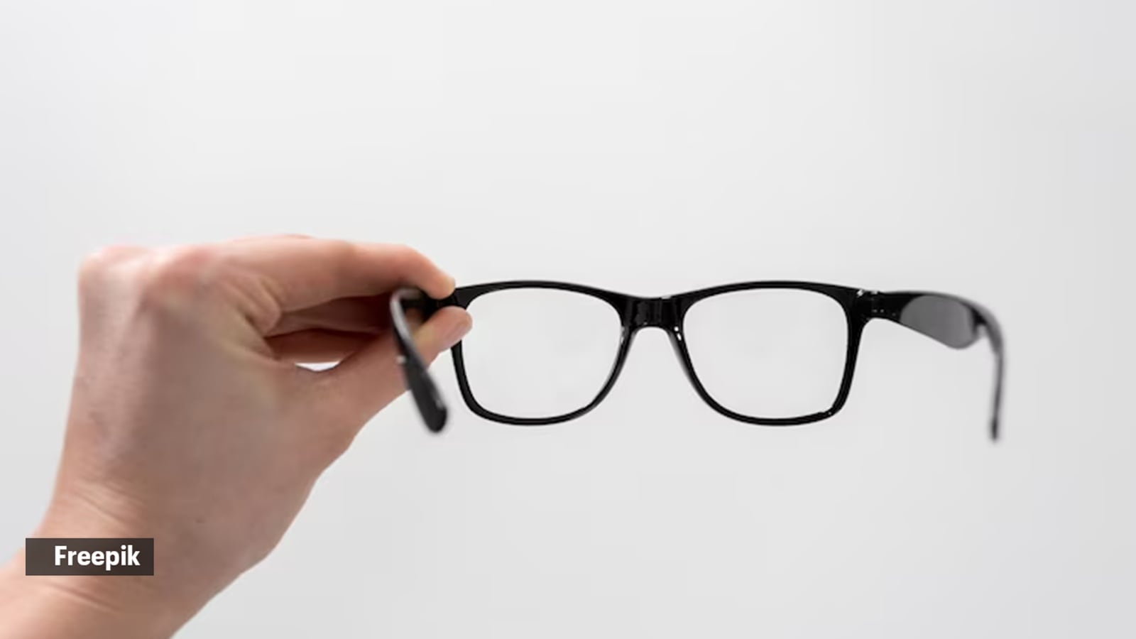 Are these 30 second eye pushups actually beneficial if you wear ...