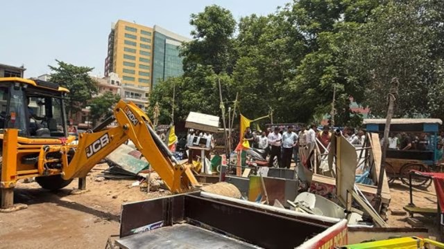 Anti-Encroachment drive clears 40 ‘illegal’ vending carts at Gurgaon’s ...