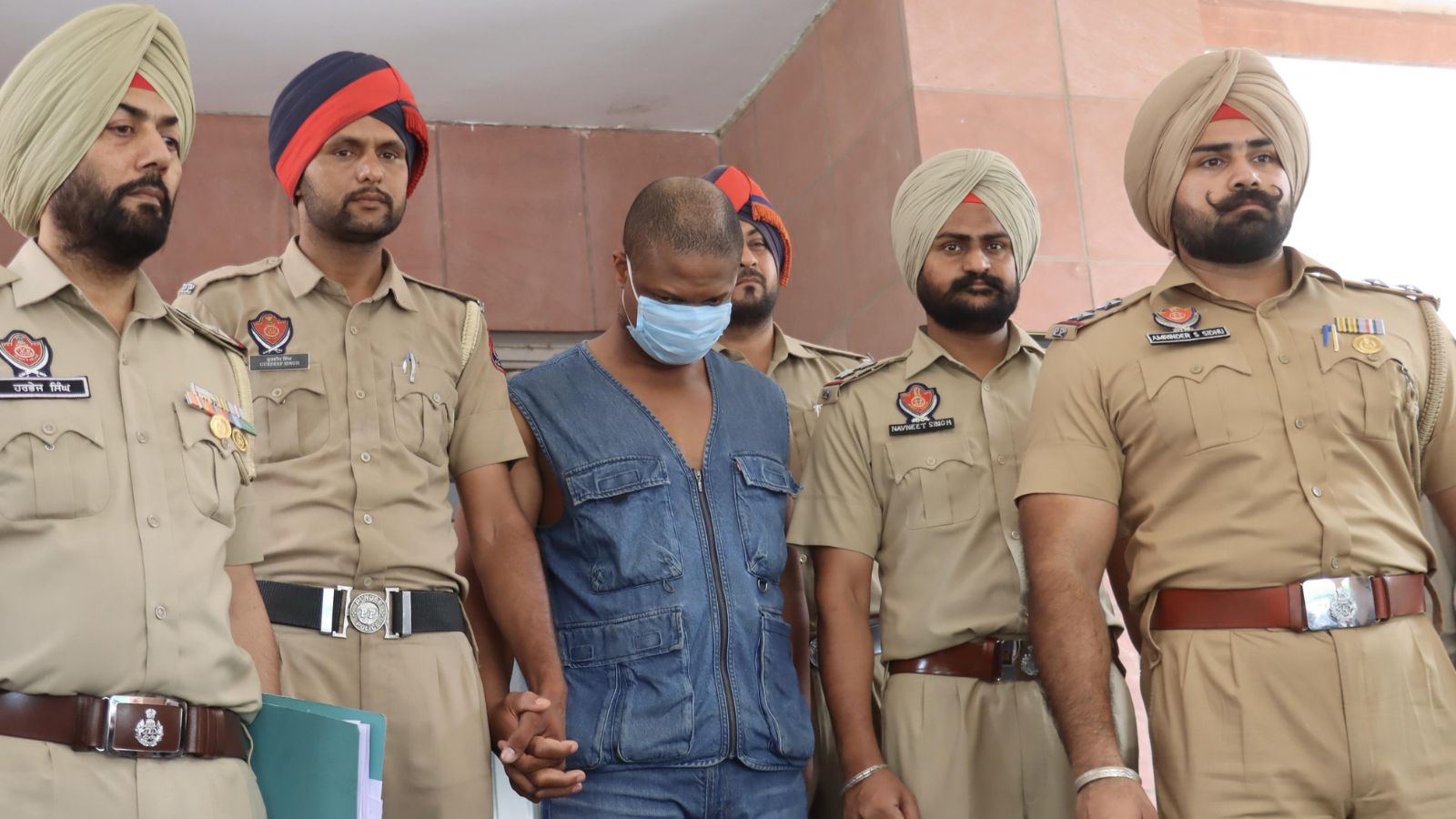 Nigerian man arrested in Mohali with 540 g of high-grade cocaine ...
