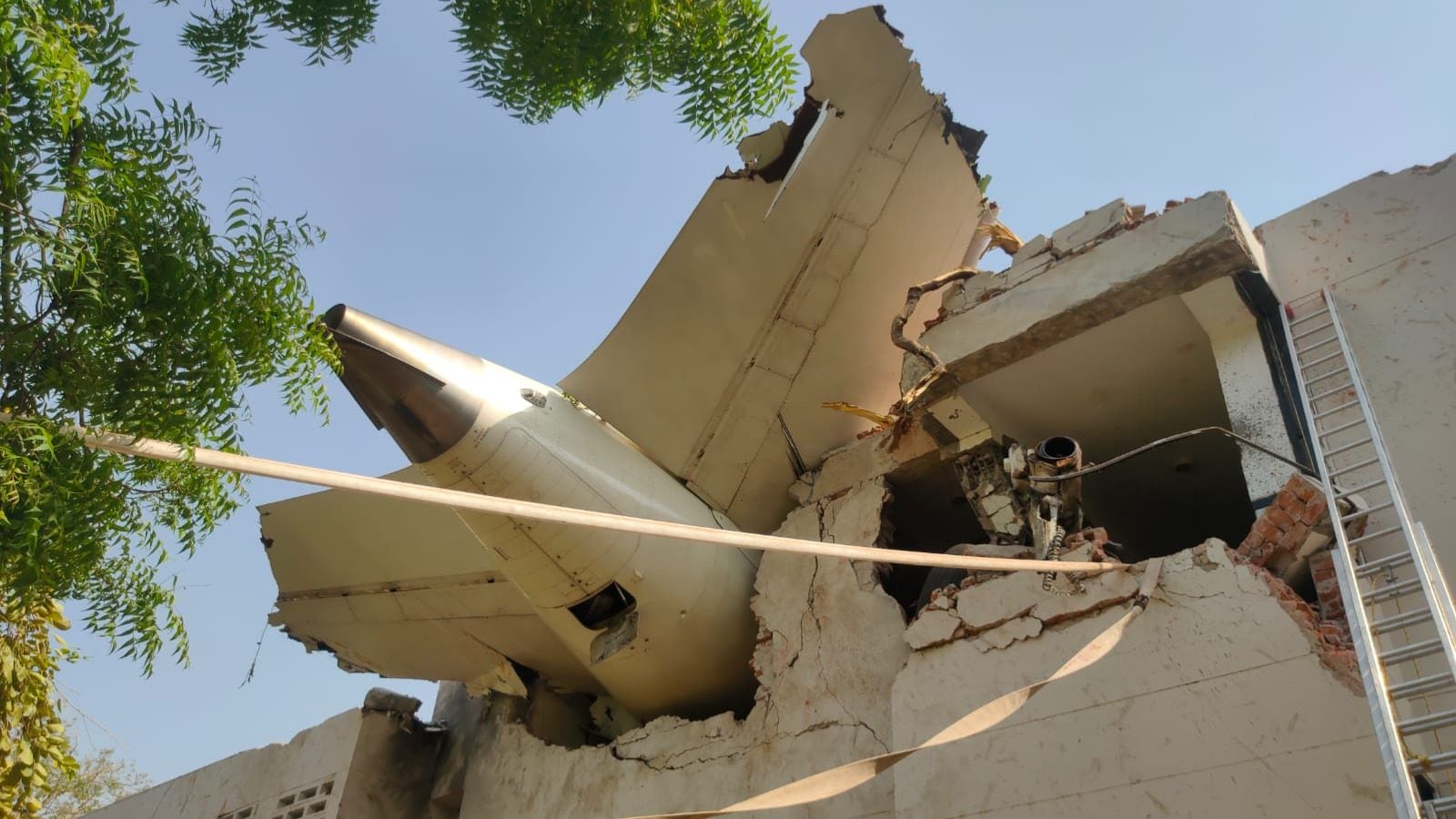 Air India pilot gave Mayday call to Ahmedabad ATC before crash, says ...