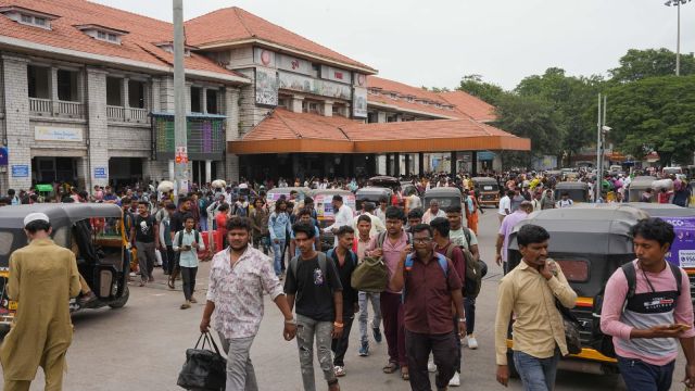 App-based taxi drivers suspend strike in Mumbai and Pune; fare ...