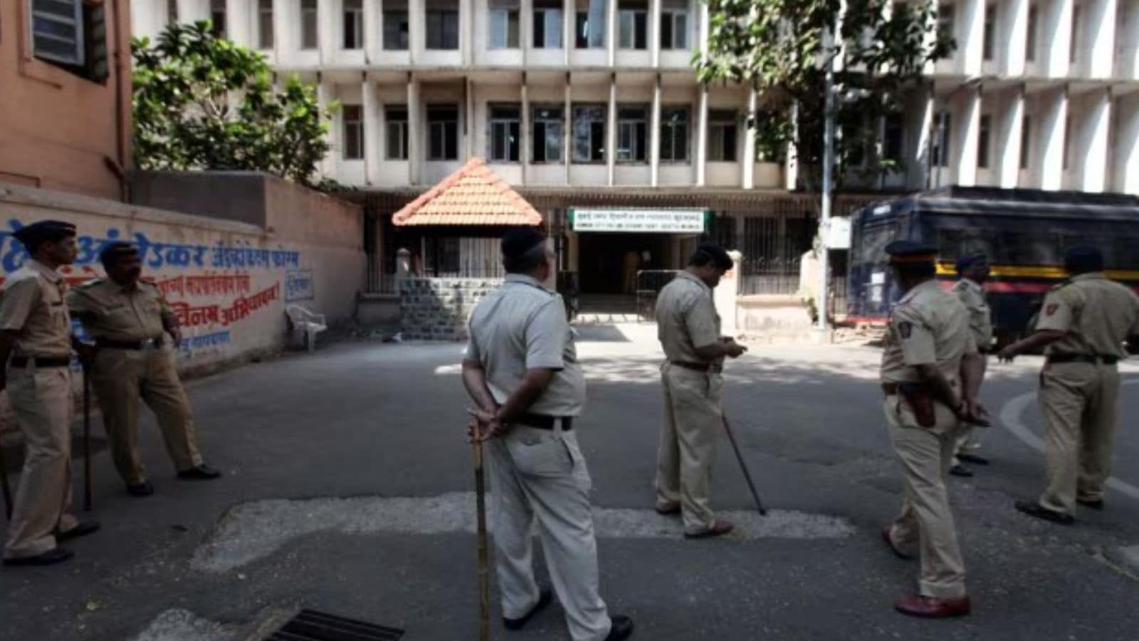 22-year-old man who sneaked into IIT Bombay was ‘curious’, nothing suspicious: Police | Mumbai ...