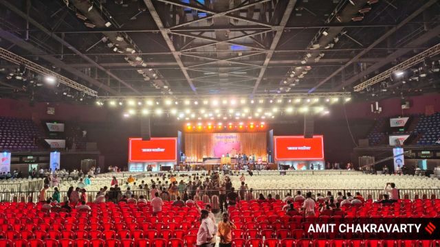 Raj-Uddhav Thackeray Rally Live Updates: Thackeray cousins reunite for ...