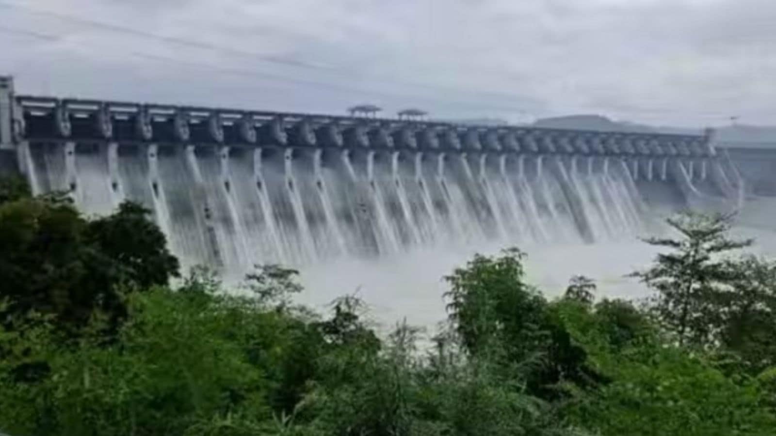 Sardar Sarovar Dam gates opened as water level nears full reservoir