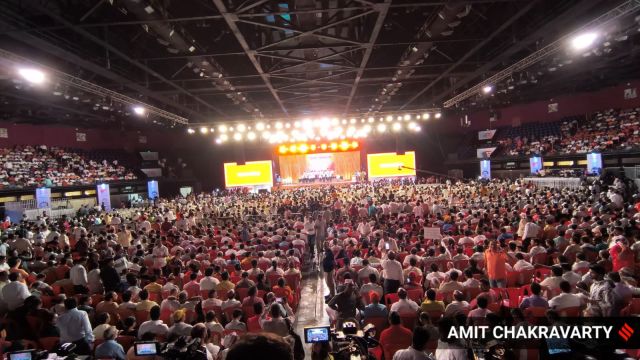 Raj-Uddhav Thackeray Rally Live Updates: Thackeray cousins reunite for ...