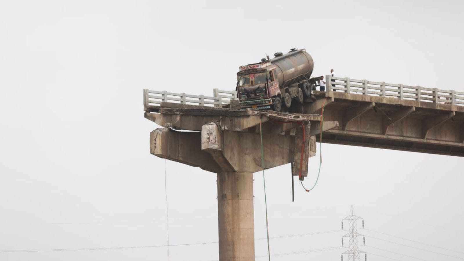 Vadodara bridge collapse: Administration announces alternative routes ...