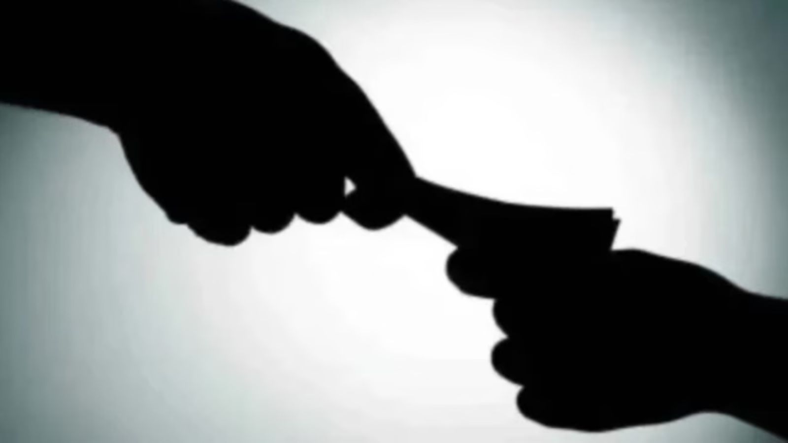 Woman sub-inspector, 2 other cops among 5 arrested for taking Rs 20 ...