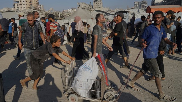 ‘A grotesque distraction’: Gaza aid air drops by Israel condemned by ...