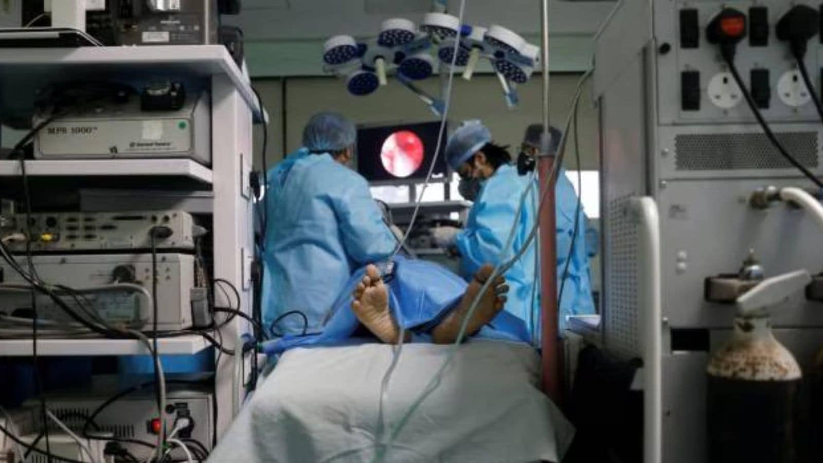 Man gets second chance at life as surgeons reattach both severed hands ...
