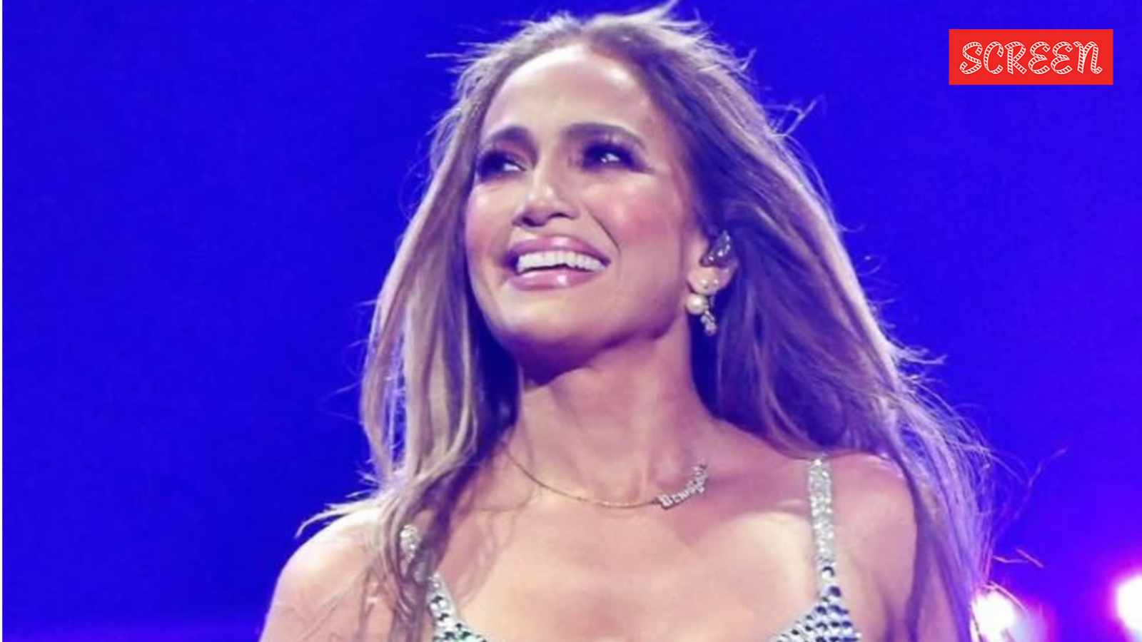 Jennifer Lopez laughs off wardrobe malfunction as skirt falls on stage ...