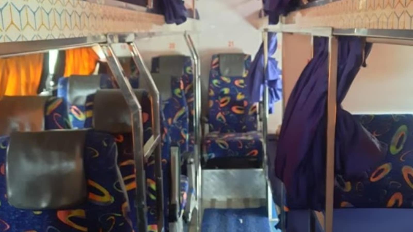 Woman gives birth on moving bus in Maharashtra, newborn dies after ...
