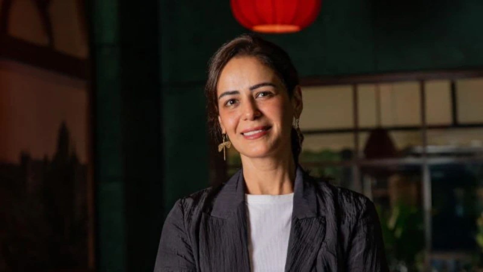 Actor Mona Singh reveals her homemade protein powder — a mix of flaxseeds, chia, and walnuts ...