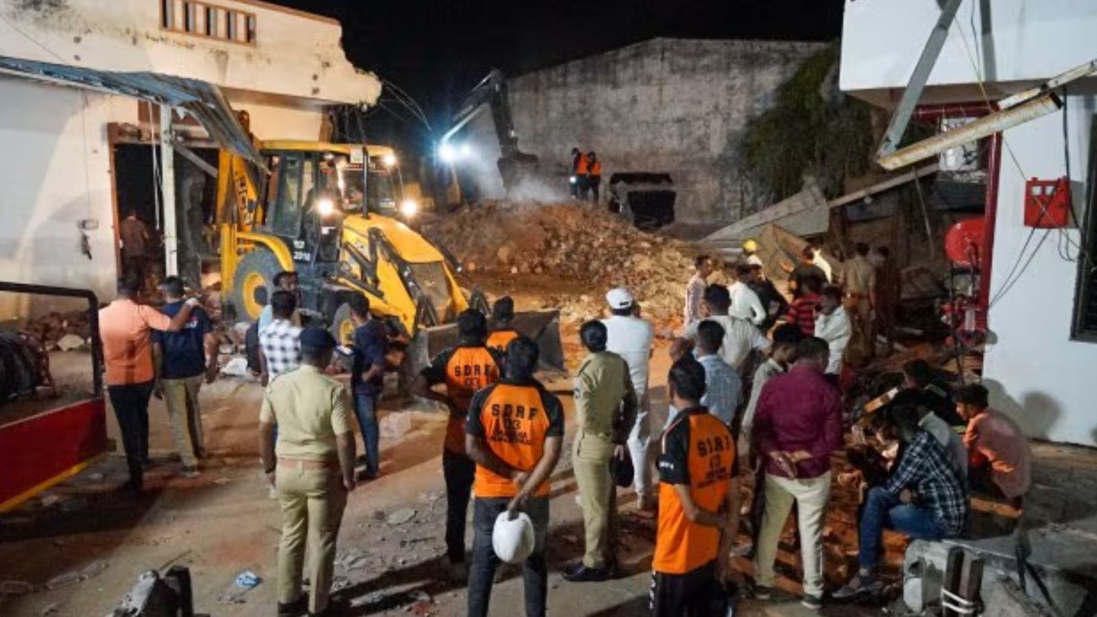 Deesa fire tragedy: Kin move SC, seek Rs 2 crore compensation per ...