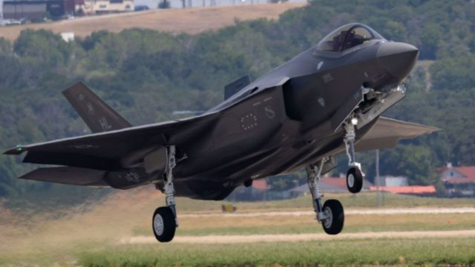 F-35 crash in Alaska: Pilot spent nearly an hour on call with Lockheed ...