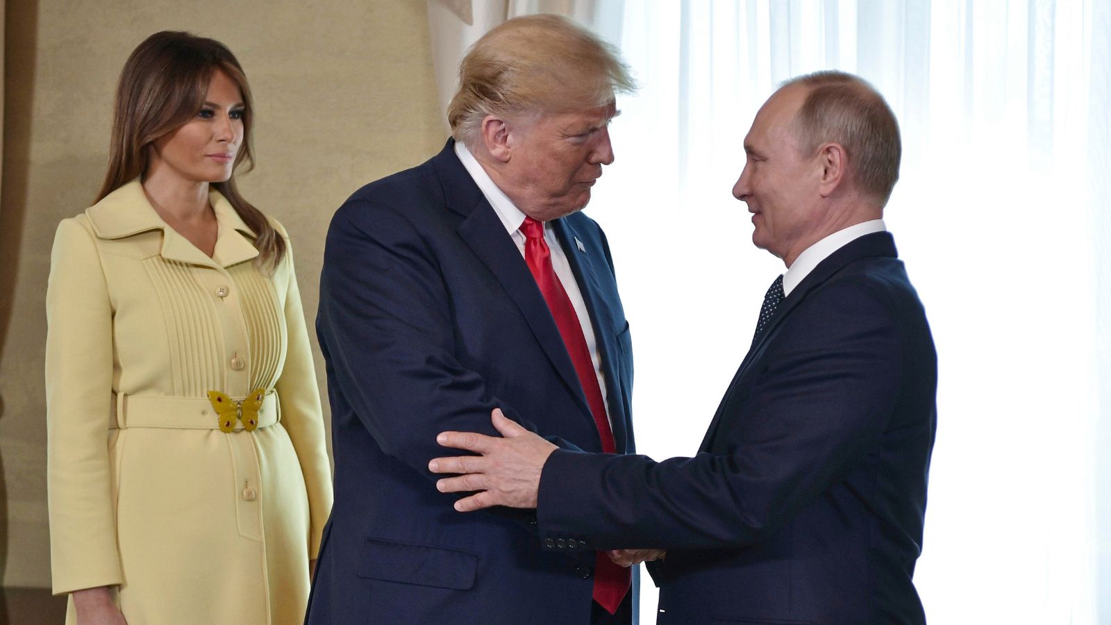 Trump hand-delivers Melania’s personal letter to Putin during Alaska ...