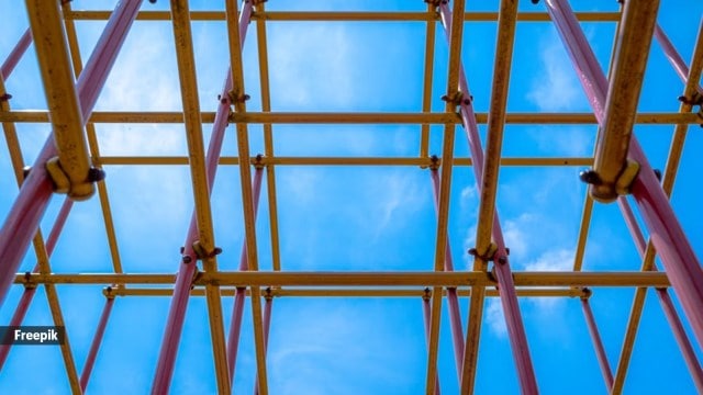 What is 'monkey barring' in relationships?