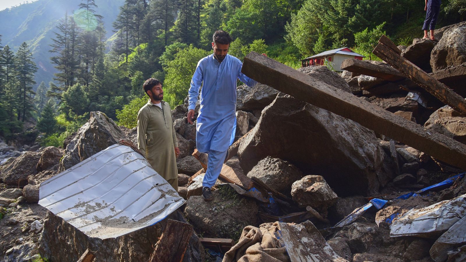 Nearly 200 people killed in heavy rain, floods in Pakistan | Pakistan ...