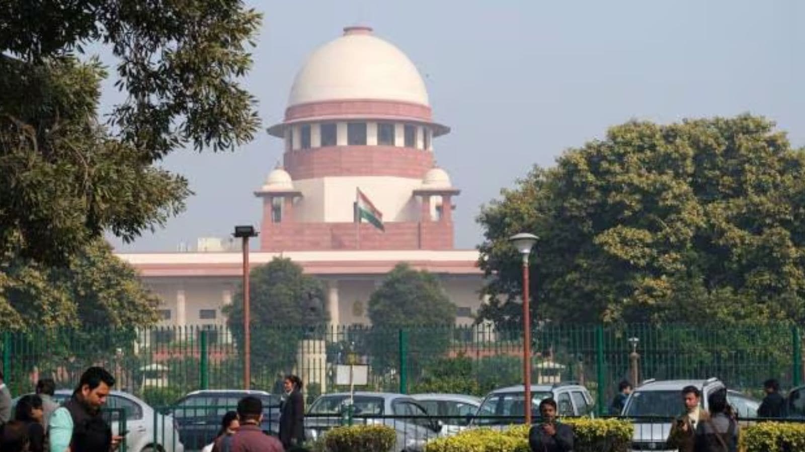Supreme Court asks Jharkhand HC judges to go on leave to pen pending verdicts | India News - The ...