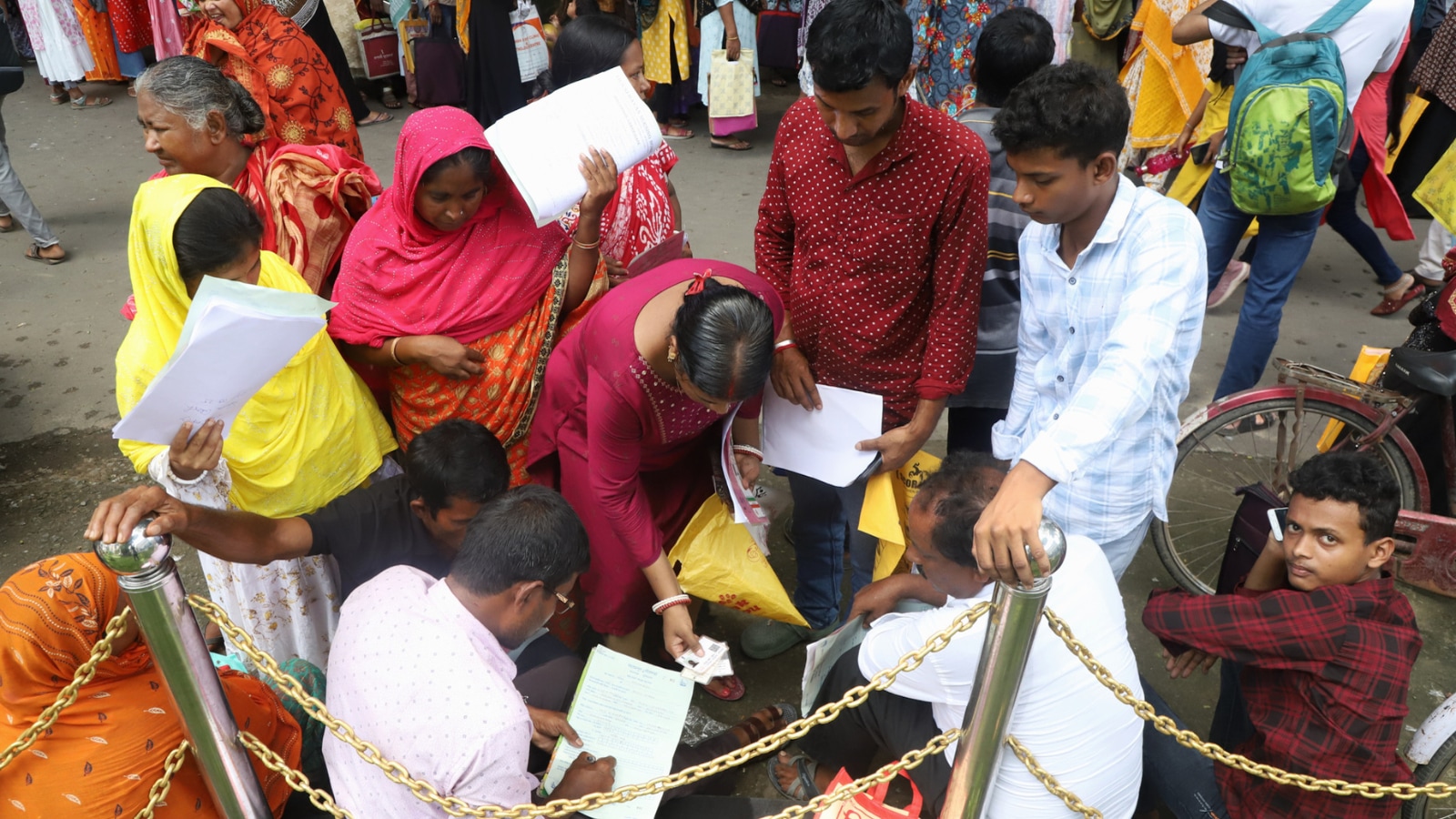 ‘Absolute panic’, say officials as Bengal border districts see rush for ...