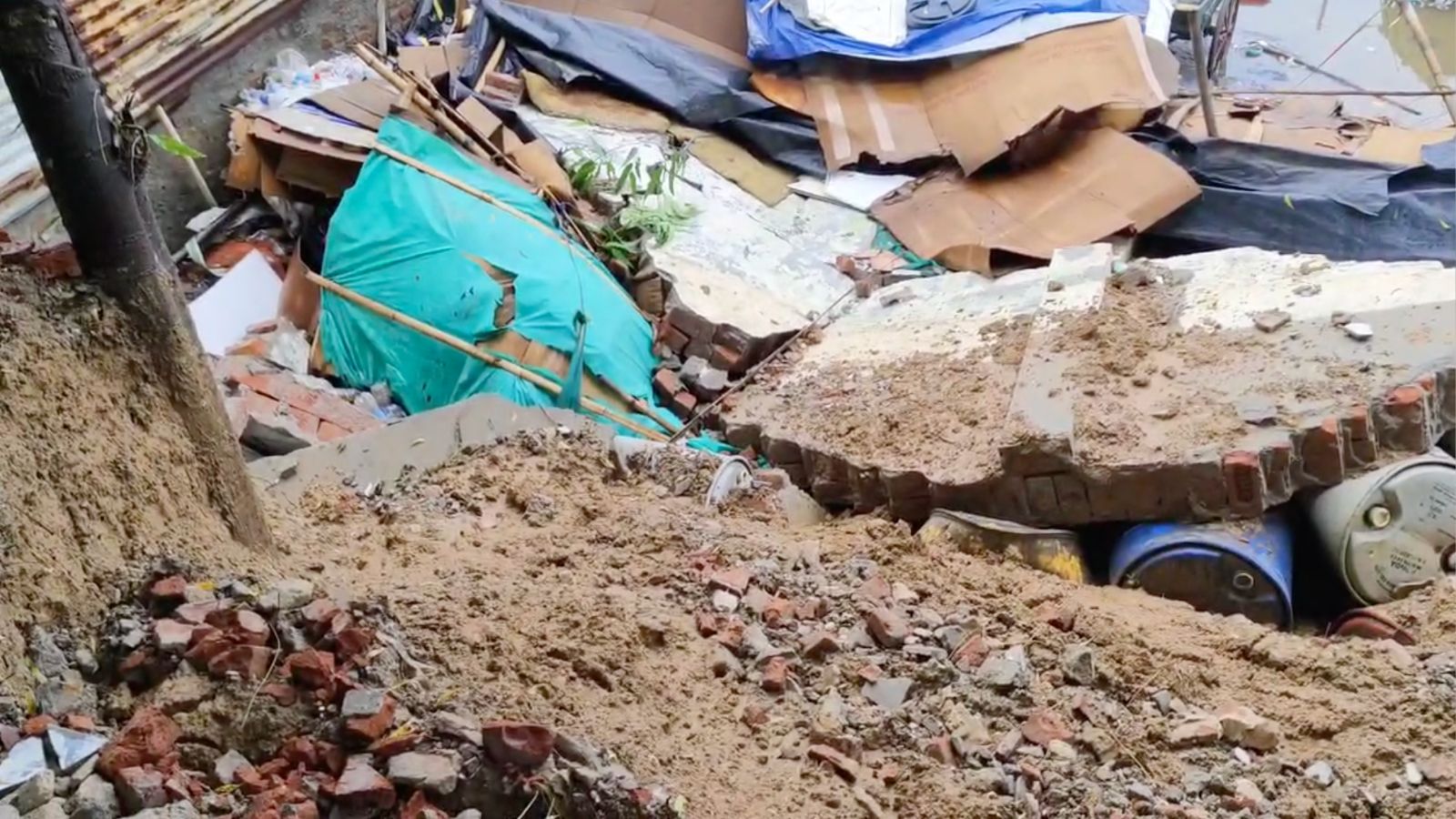 7 killed as wall collapses in Southeast Delhi’s Jaitpur amid heavy rain | Delhi News - The ...