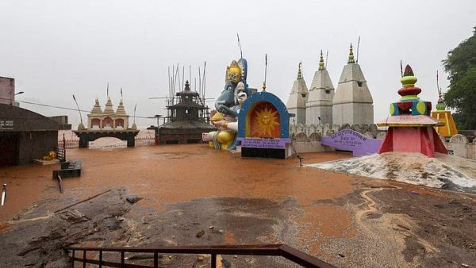 Rain fury throws life out of gear in Jammu, 6 Vaishno Devi pilgrims ...