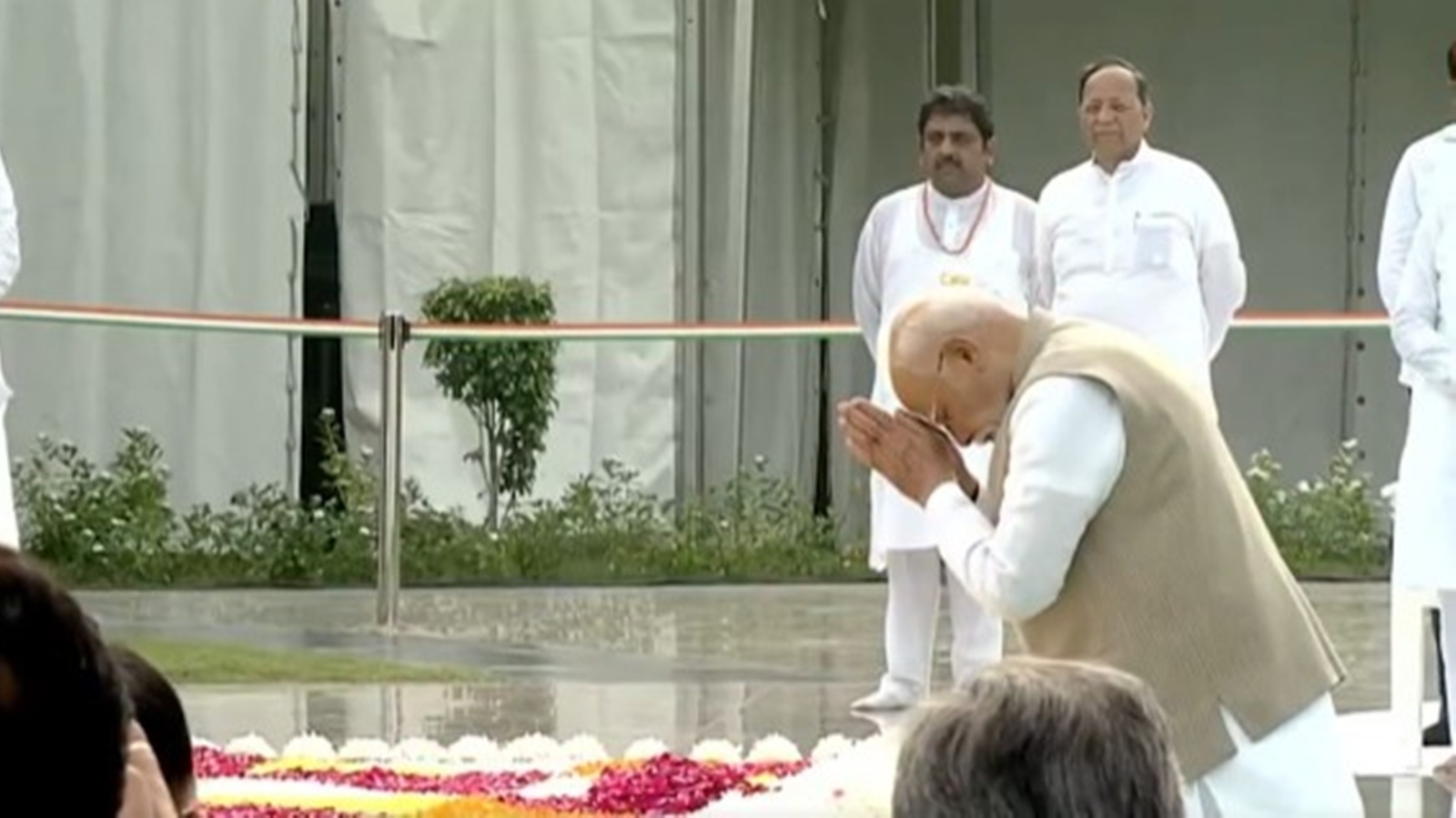 PM Modi pays tributes to Vajpayee on death anniversary | India News ...