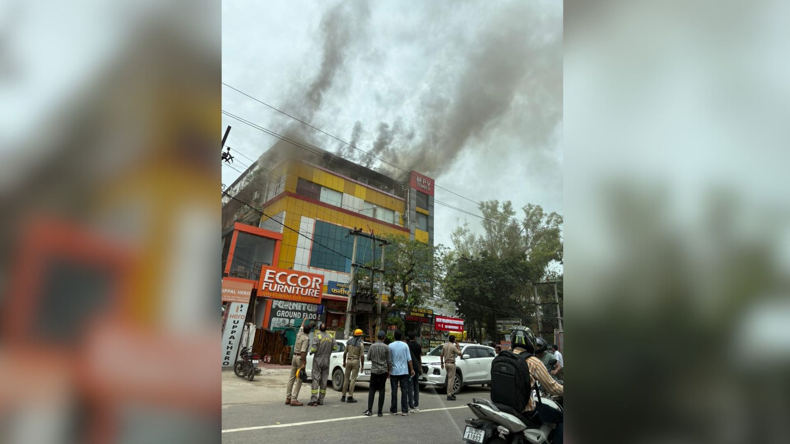 Fire breaks out at building housing furniture shop in Noida’s Sector 10 ...