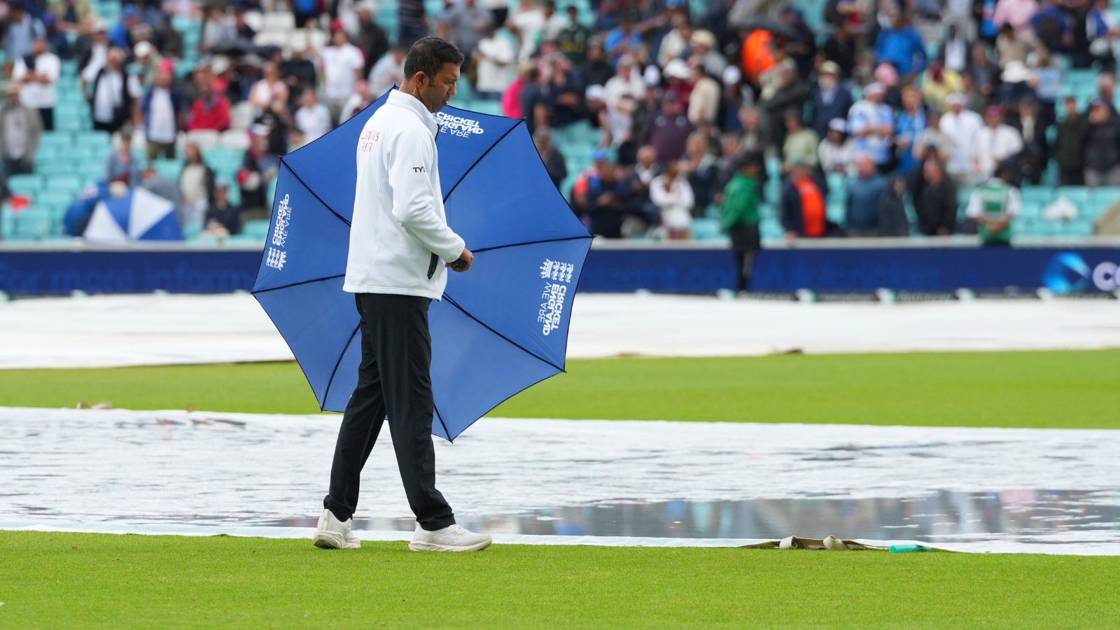 Nasser Hussain slams match officials for declaring stumps early on Day ...